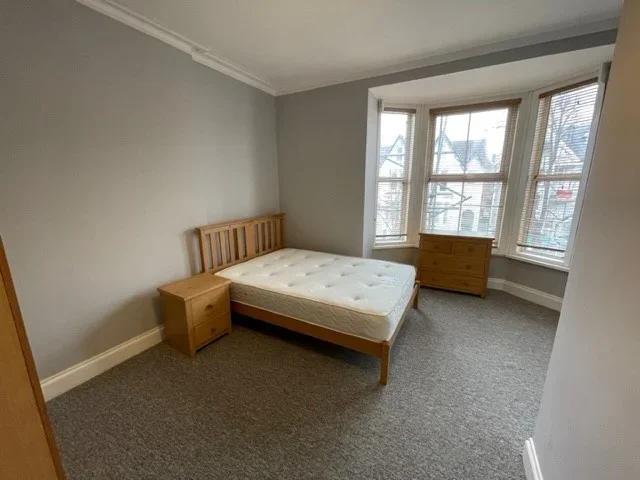 Room at Victoria Road North, Portsmouth