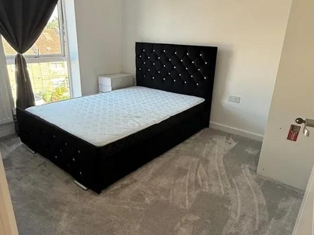 Room at Victoria Road, Southampton