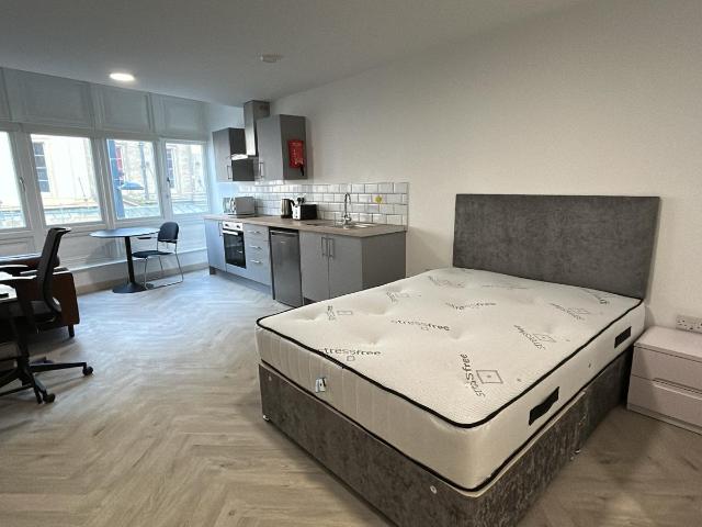 Room at Victoria Street, Derby