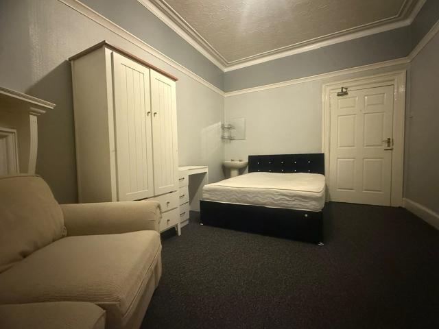 Room at Victorian Crescent, Doncaster