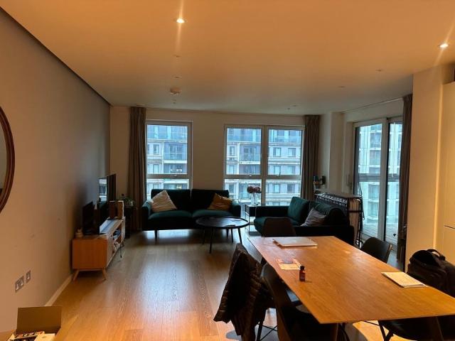 Room at Victory Parade, Greater London