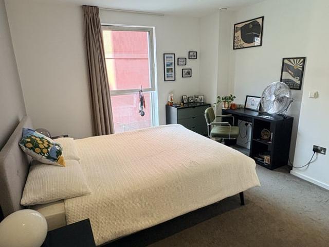 Room at Victory Parade, Greater London