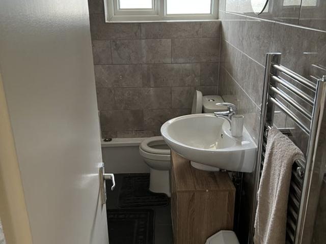 Room at Viola Avenue, Greater London