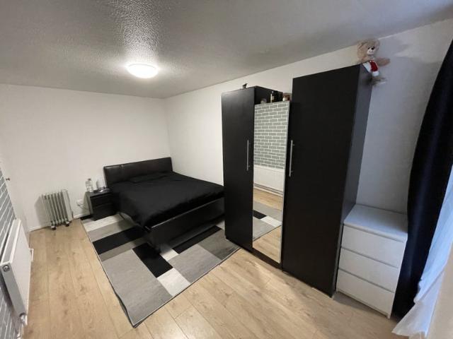 Room at Viola Close, Basildon
