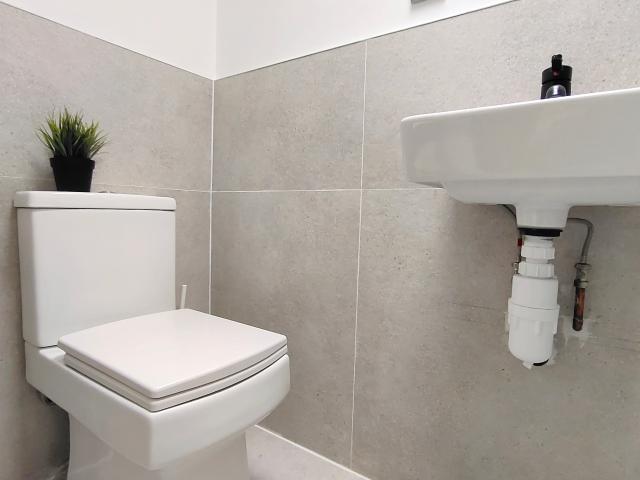 Room at Villiers Road, Greater London