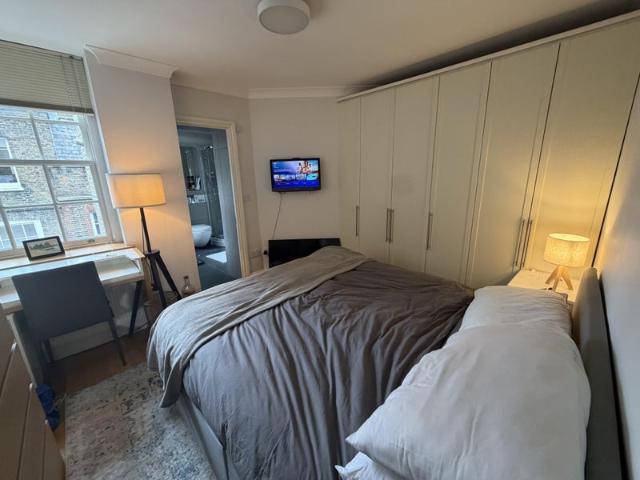 Room at Villiers Street, City of Westminster