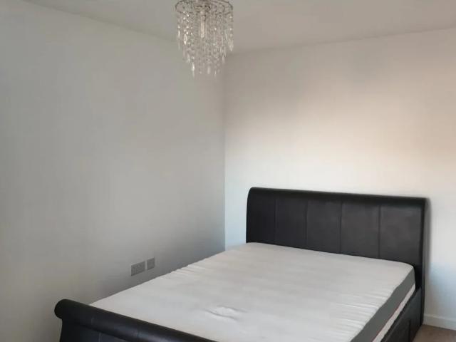 Room at Vimy Drive, Dartford