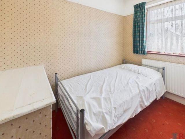 Room at Vivian Avenue, Greater London