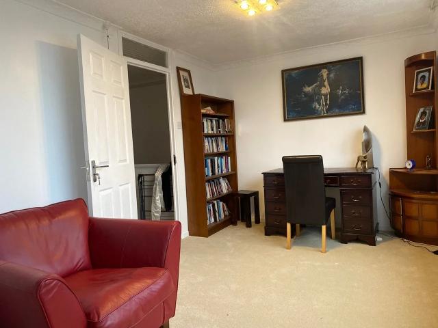 Room at Wykes Green, Basildon