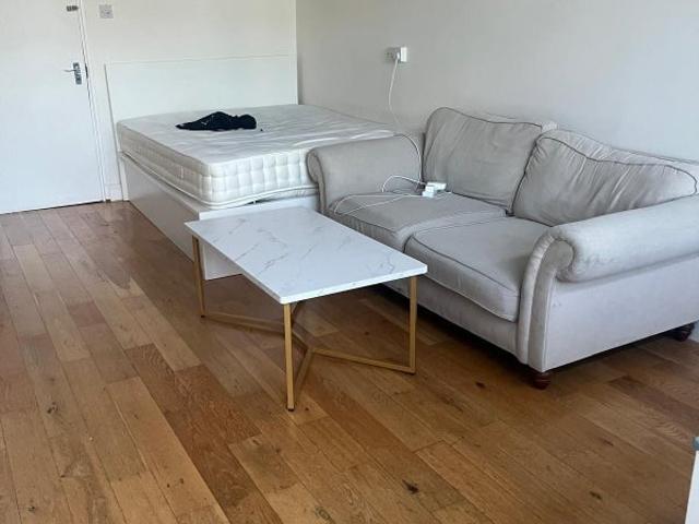 Room at Wyllen Close, Greater London