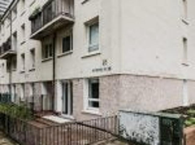 Room at Wyndford Road, Glasgow