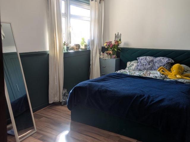 Room at Wyndford Road, Glasgow