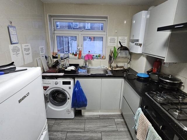 Room at Wyndham Road, Greater London