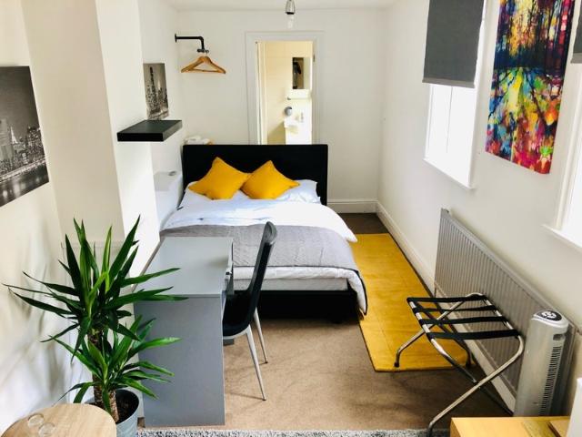 Room at Waddon Road, Greater London