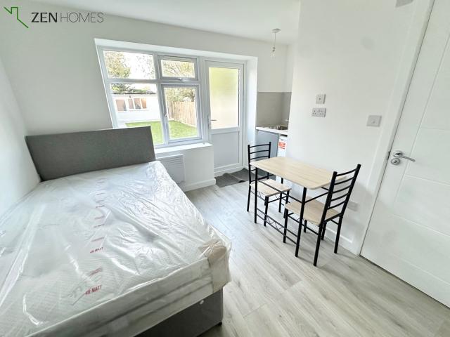 Room at Wadham Road, Greater London