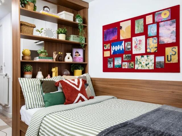 Room at Wakley Street, Greater London