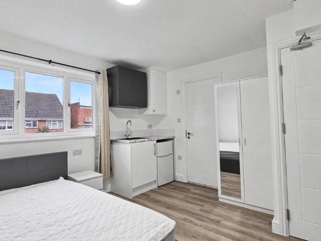 Room at Waid Close, Dartford