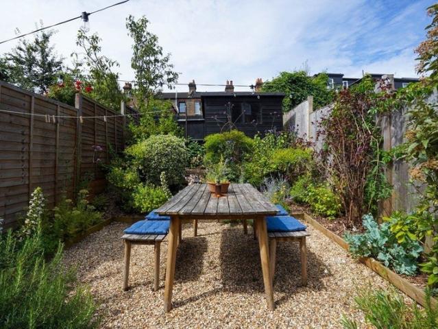 Room at Waldeck Grove, Greater London