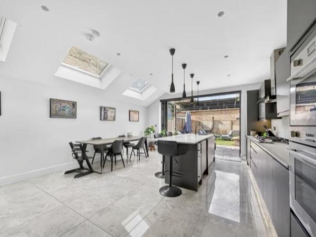 Room at Waldeck Road, Greater London