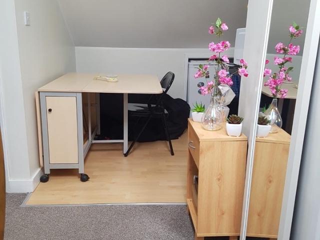Room at Walford Road, Greater London