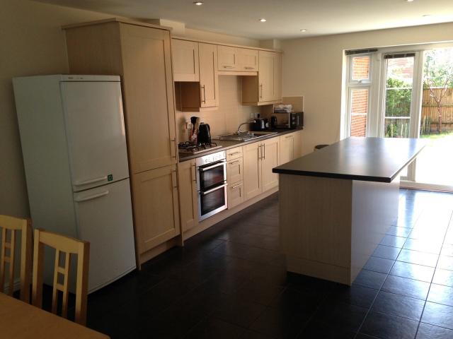 Room at Wall Brown Way, Buckingham Park