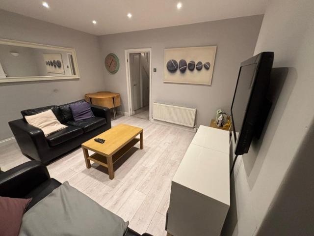 Room at Wallis Close, Greater London