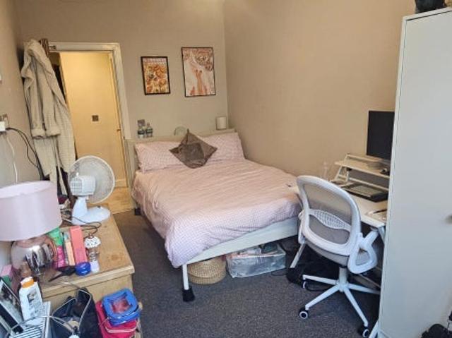 Room at Wallis's Cottages, Greater London