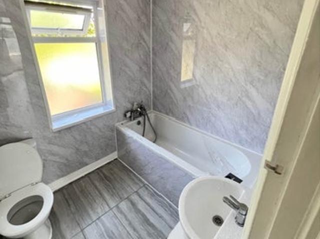 Room at Walthamstow Avenue, Greater London