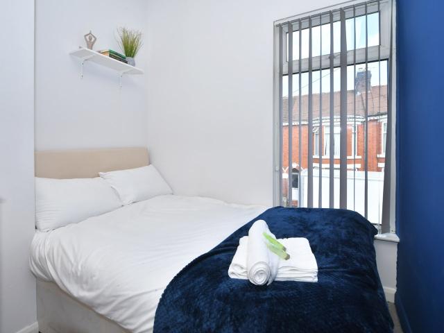 Room at Walthall Street, Crewe