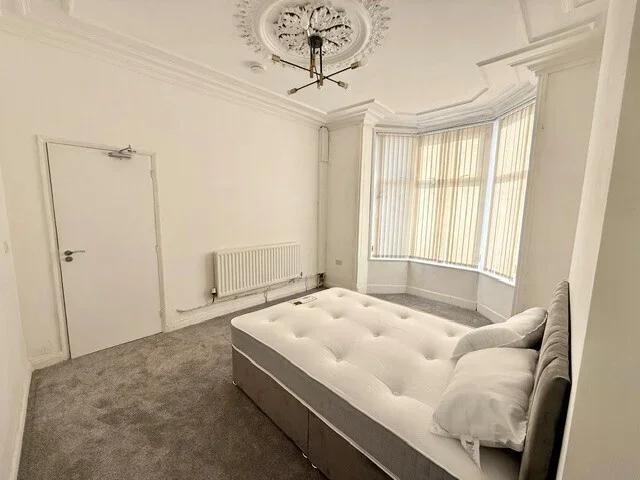 Room at Walthall Street, Crewe