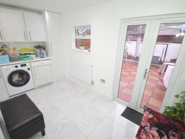 Room at Walton Road, Greater London