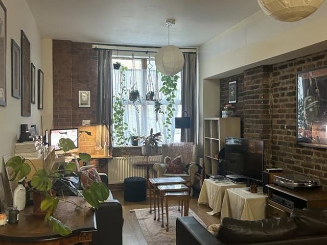 Room at Walworth Road, Greater London
