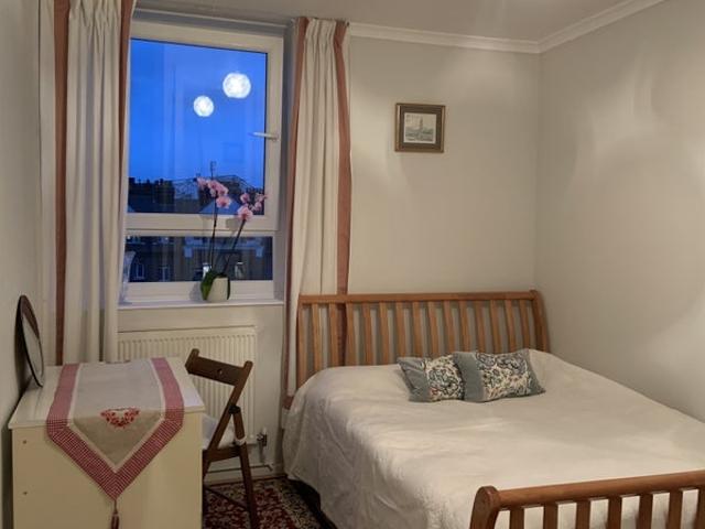 Room at Wandon Road, Greater London