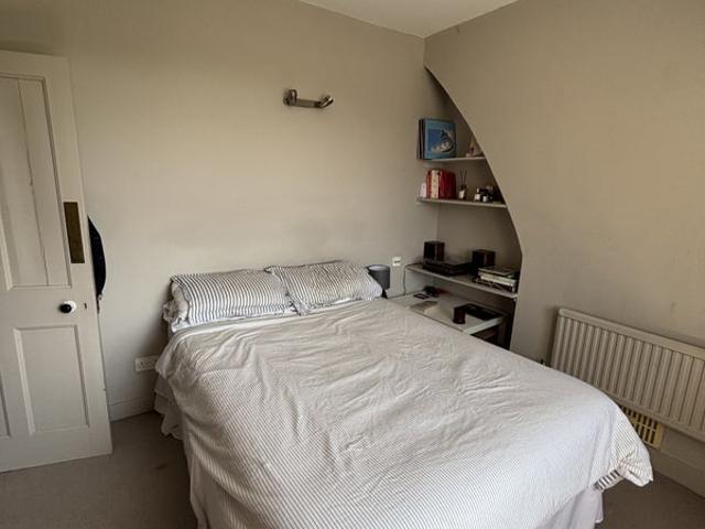 Room at Wandsworth Bridge Road, Greater London