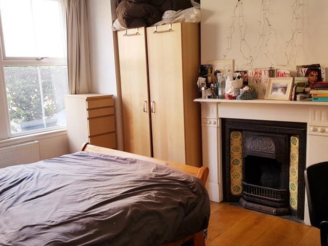 Room at Wandsworth Bridge Road, Greater London