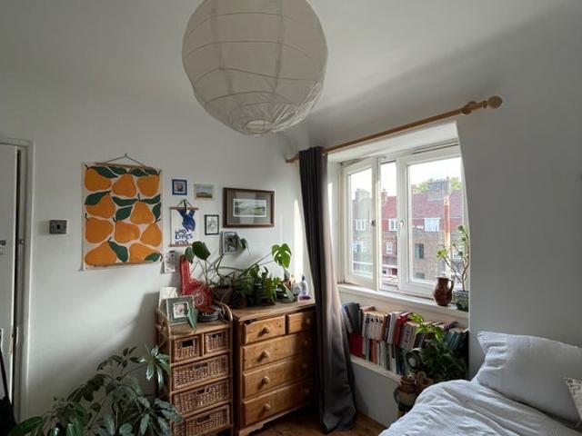 Room at Wandsworth Road, Greater London