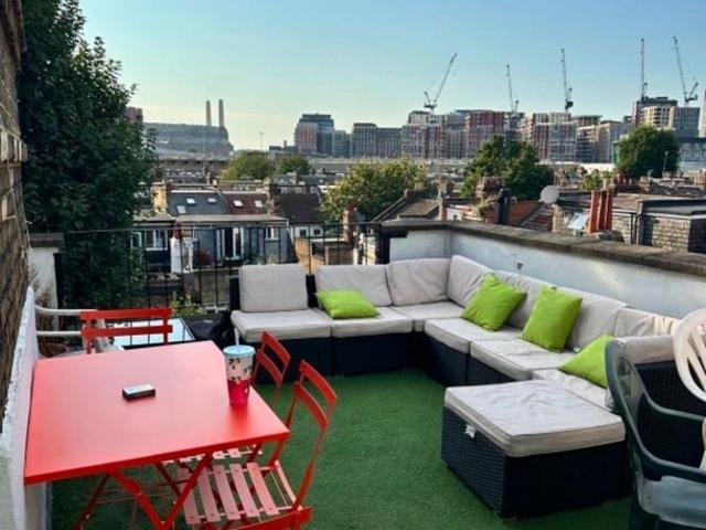 Room at Wandsworth Road, Greater London