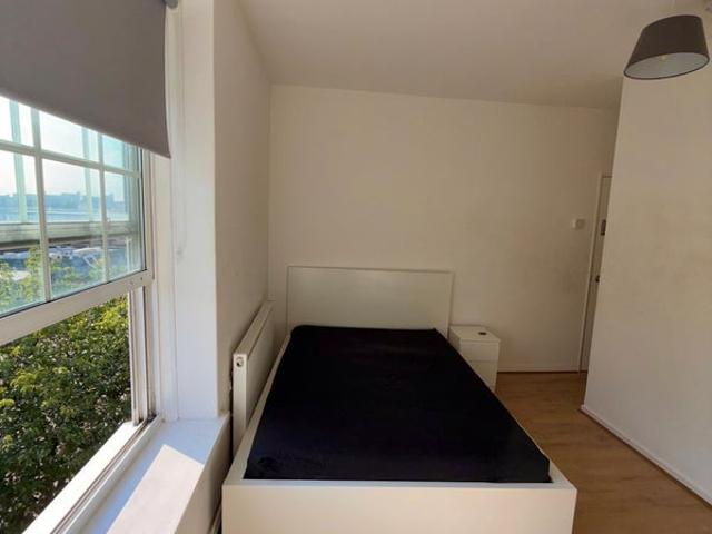 Room at Wandsworth Road, Greater London