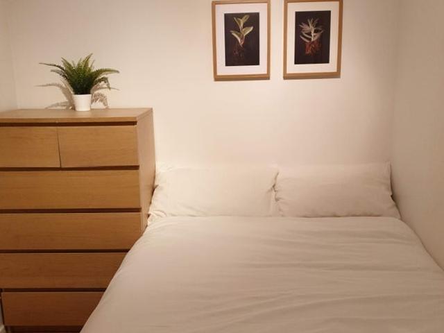 Room at Wandsworth Road, Greater London