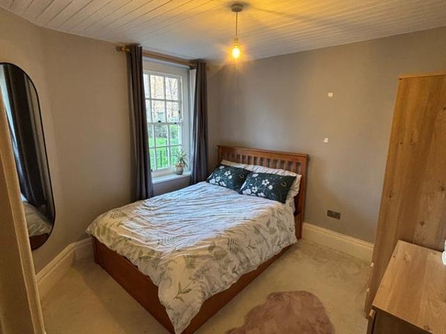 Room at Wandsworth Road, Greater London