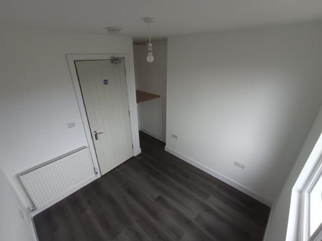 Room at Washington Avenue, Dacorum