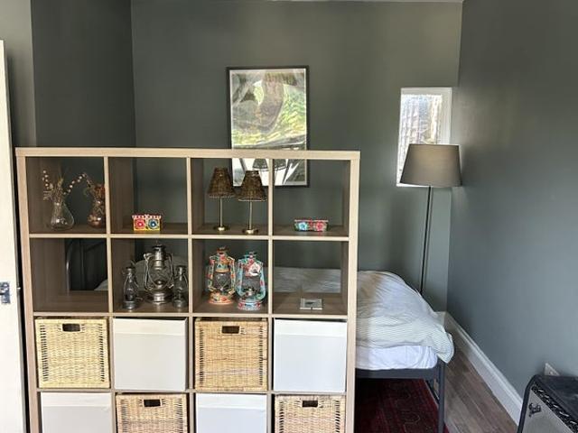 Room at Washington Avenue, Greater London