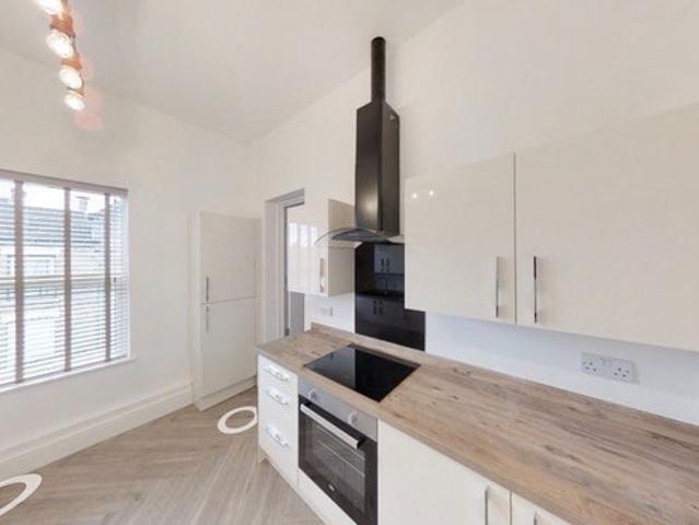 Room at Washington Street, Hull