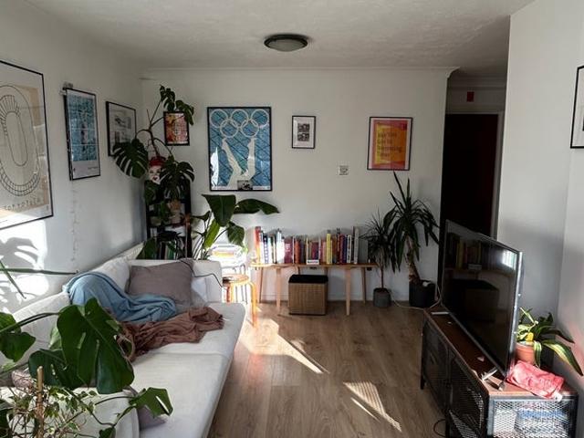 Room at Warner Road, Greater London