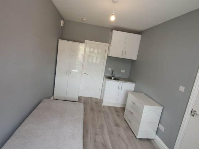 Room at Warfield Road, London
