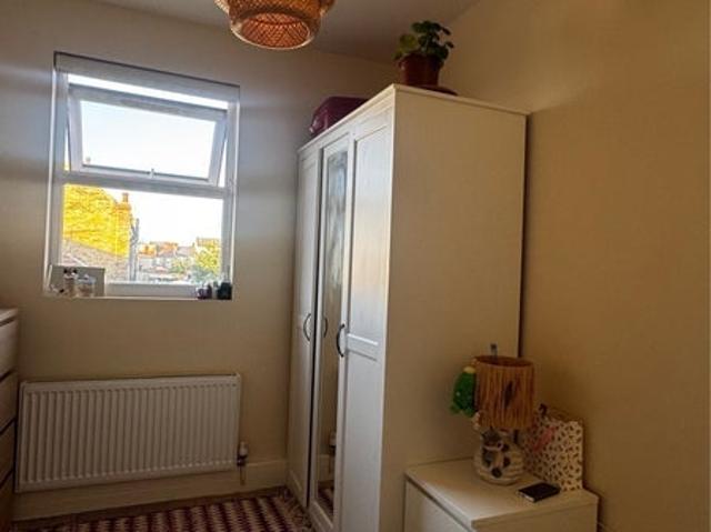 Room at Wargrave Avenue, Greater London