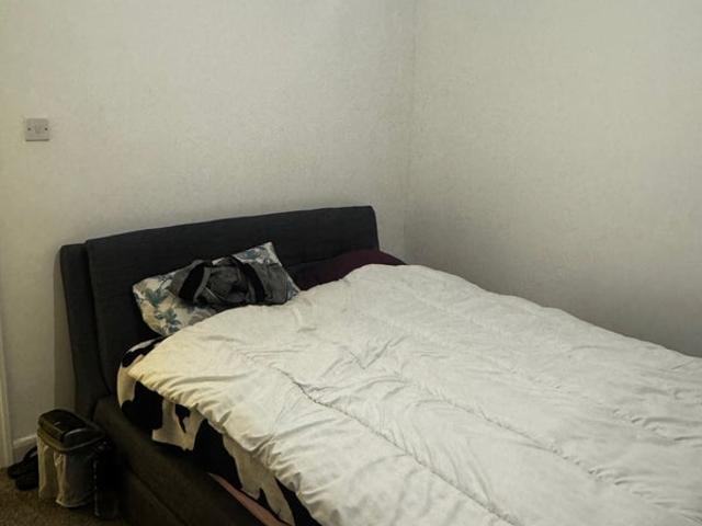 Room at Warren Street, Kirklees