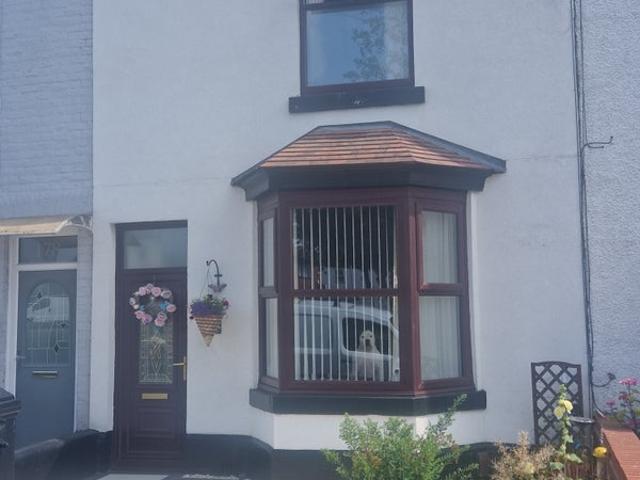 Room at Warrington Road, Widnes