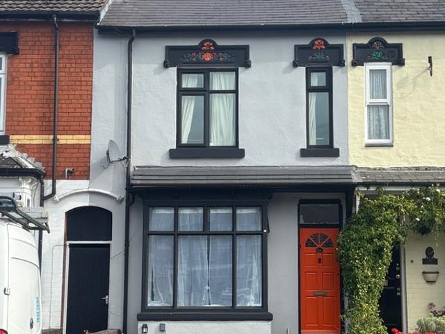 Room at Warwards Lane, Birmingham