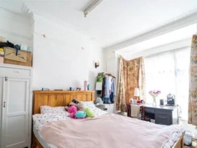 Room at Warwards Lane, Birmingham